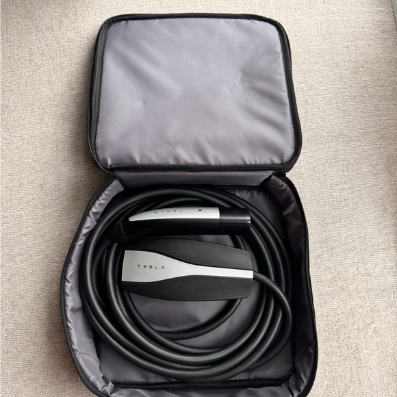 Tesla | Other | 222 Tesla Model X Gen 2 Mobile Bundle Charging Cable ...